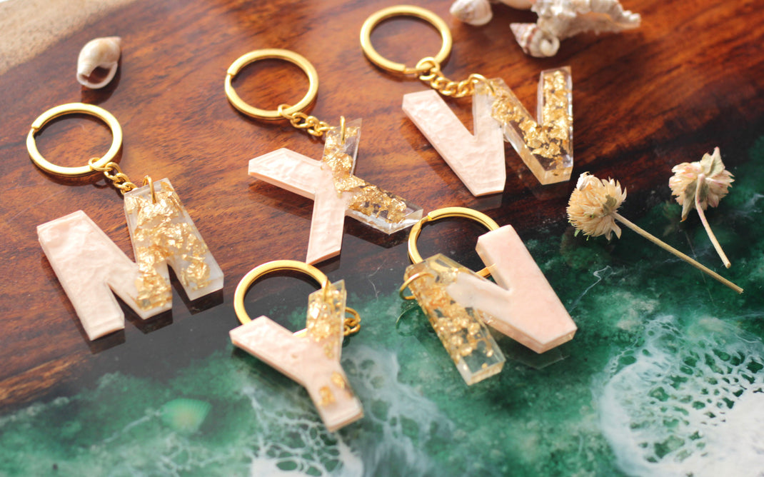 Resin Letter Key Chain – FLOATER STUDIO